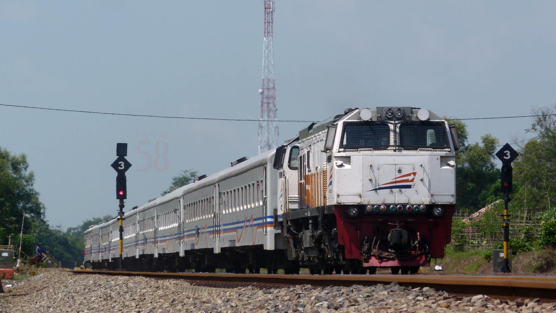 Rangkaian Kereta Api Sawunggalih Diremajakan, Kini Menggunakan Kereta ...