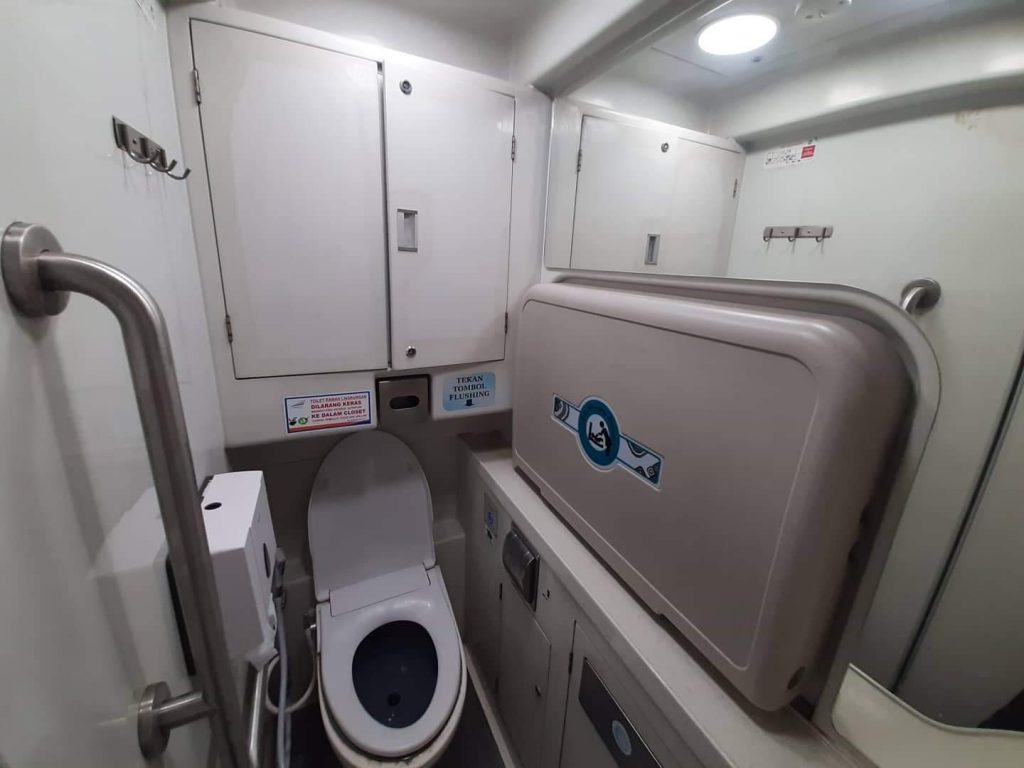 Mengenal Sarana KRDE ME 204 Buatan PT INKA - Railway Enthusiast Digest