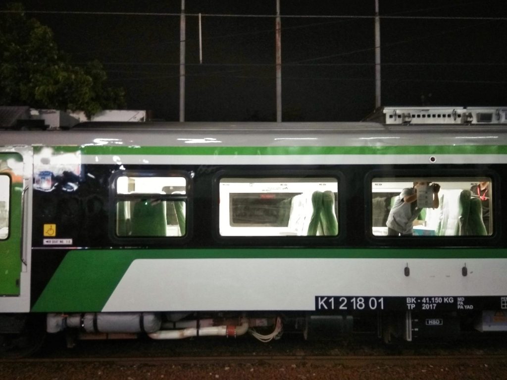 Mengenal Sarana KRDE ME 204 Buatan PT INKA - Railway Enthusiast Digest