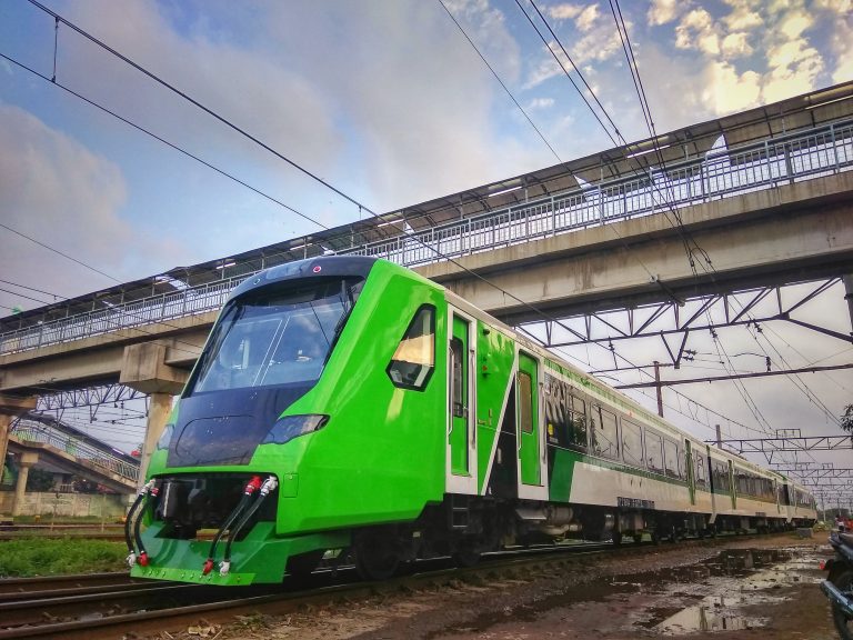 Mengenal Sarana KRDE ME 204 Buatan PT INKA - Railway Enthusiast Digest