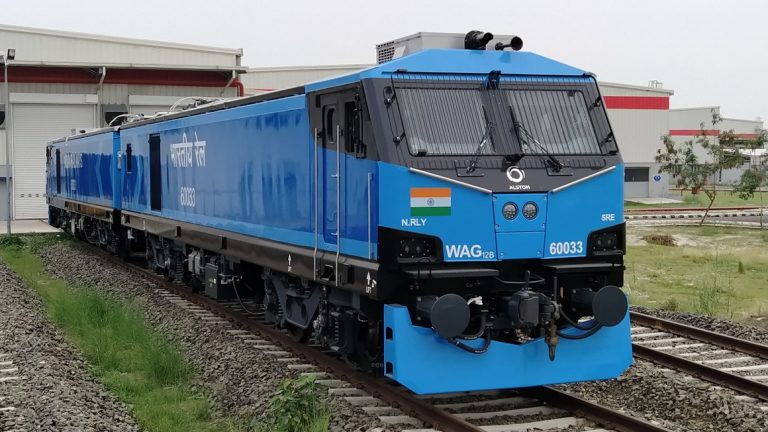 Lokomotif Listrik Alstom Prima T8 Milik Indian Railways Mulai Beroperasi