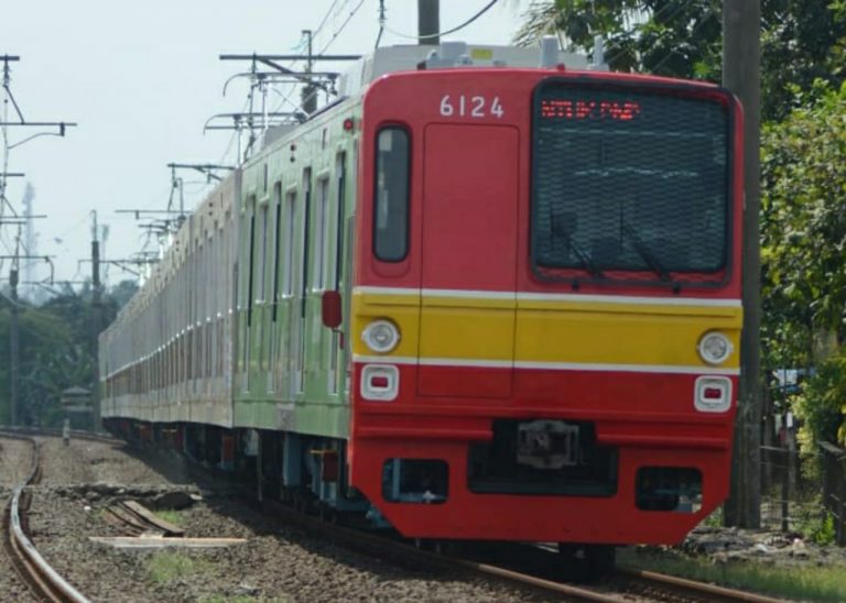 KRL Seri 6000 Rangkaian 6108F dan 6124F Diujicobakan