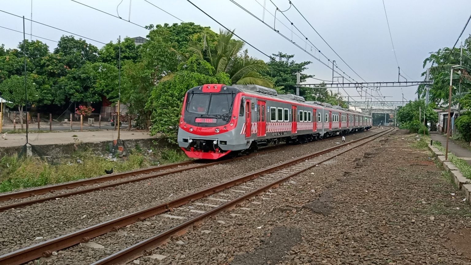 KRL KfW Jalani Ujicoba Ketahanan di Lintas Tanah Abang-Rangkasbitung