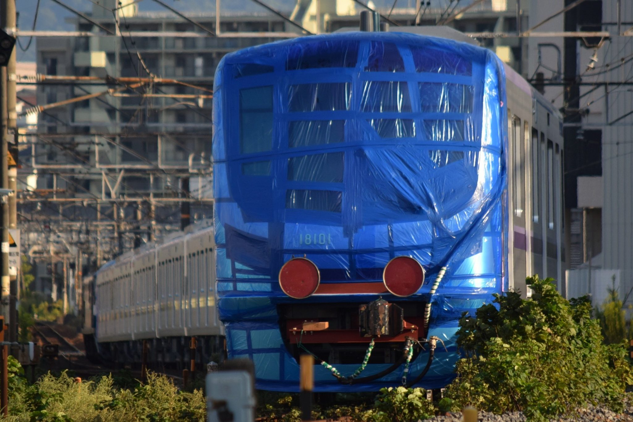 Rangkaian Pertama KRL Tokyo Metro Seri 18000 Keluar dari Pabrik Hitachi