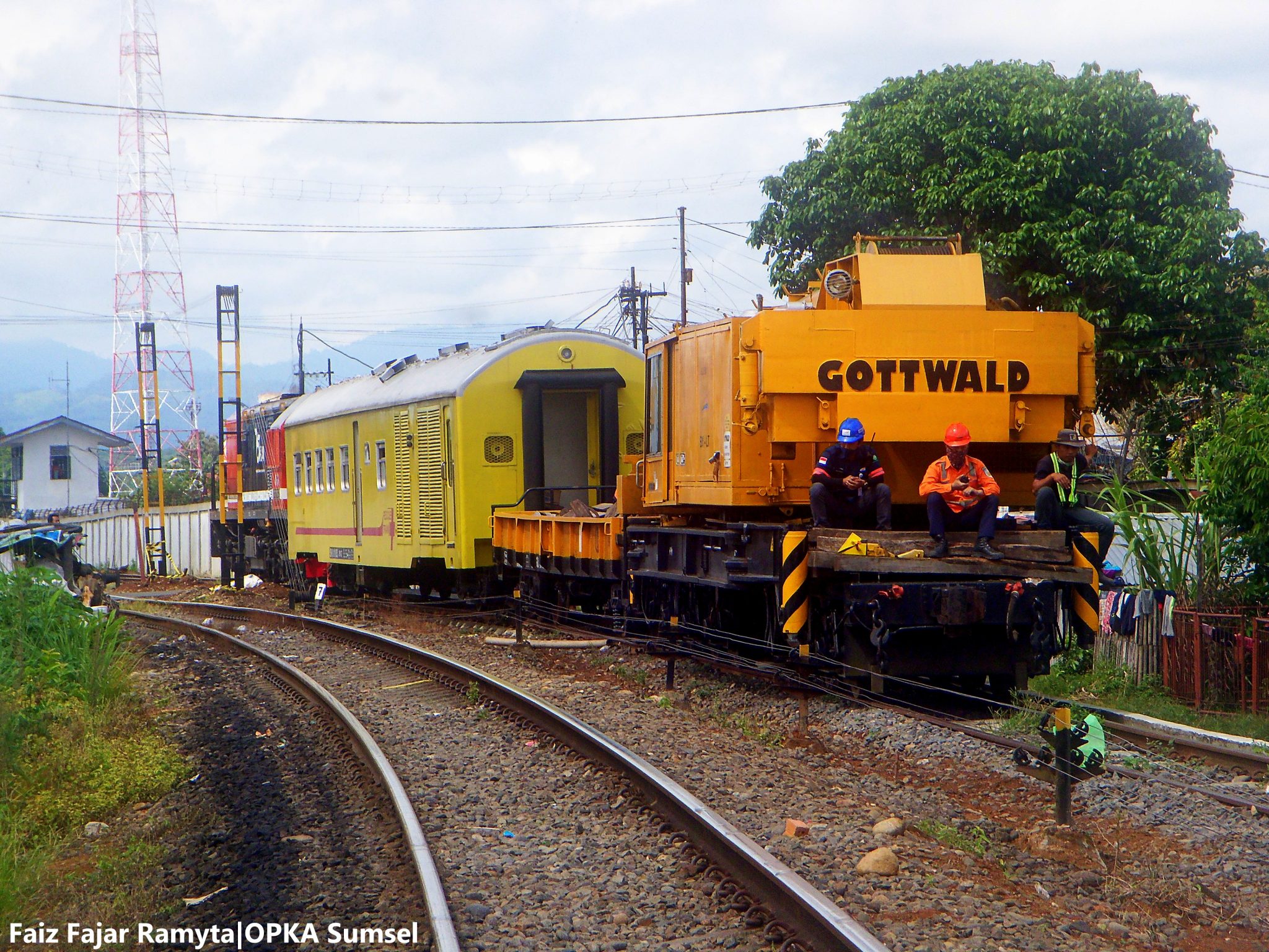 Lokomotif Legendaris BB 202 Tampakkan Diri Setelah 6 Tahun Disimpan di ...