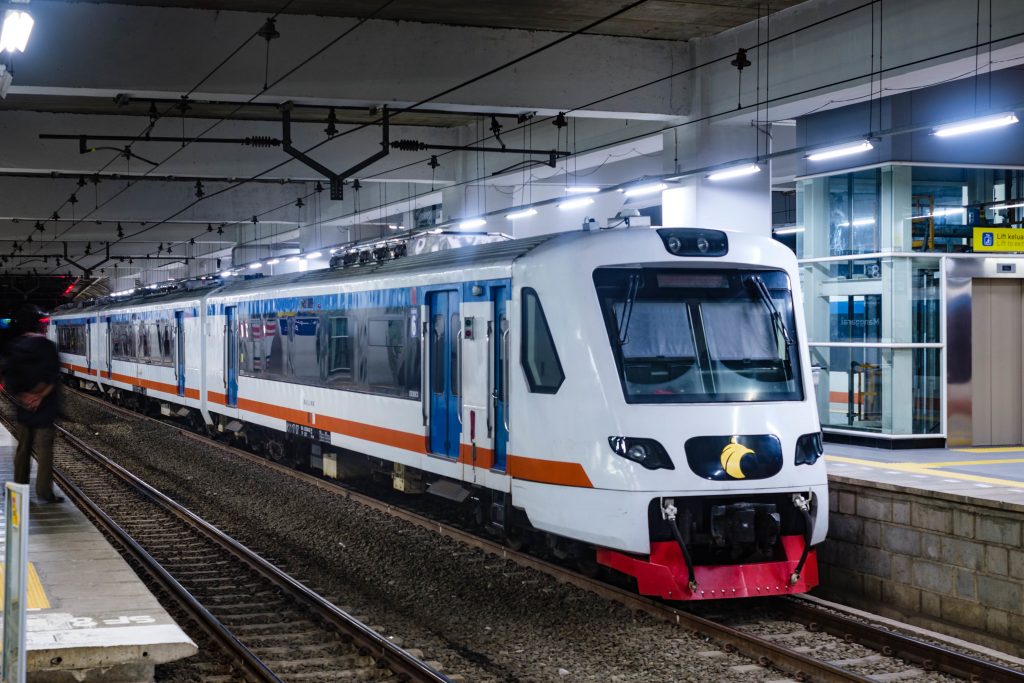 Mengenal Berbagai Armada KRL Ekspres di Indonesia dan Dunia
