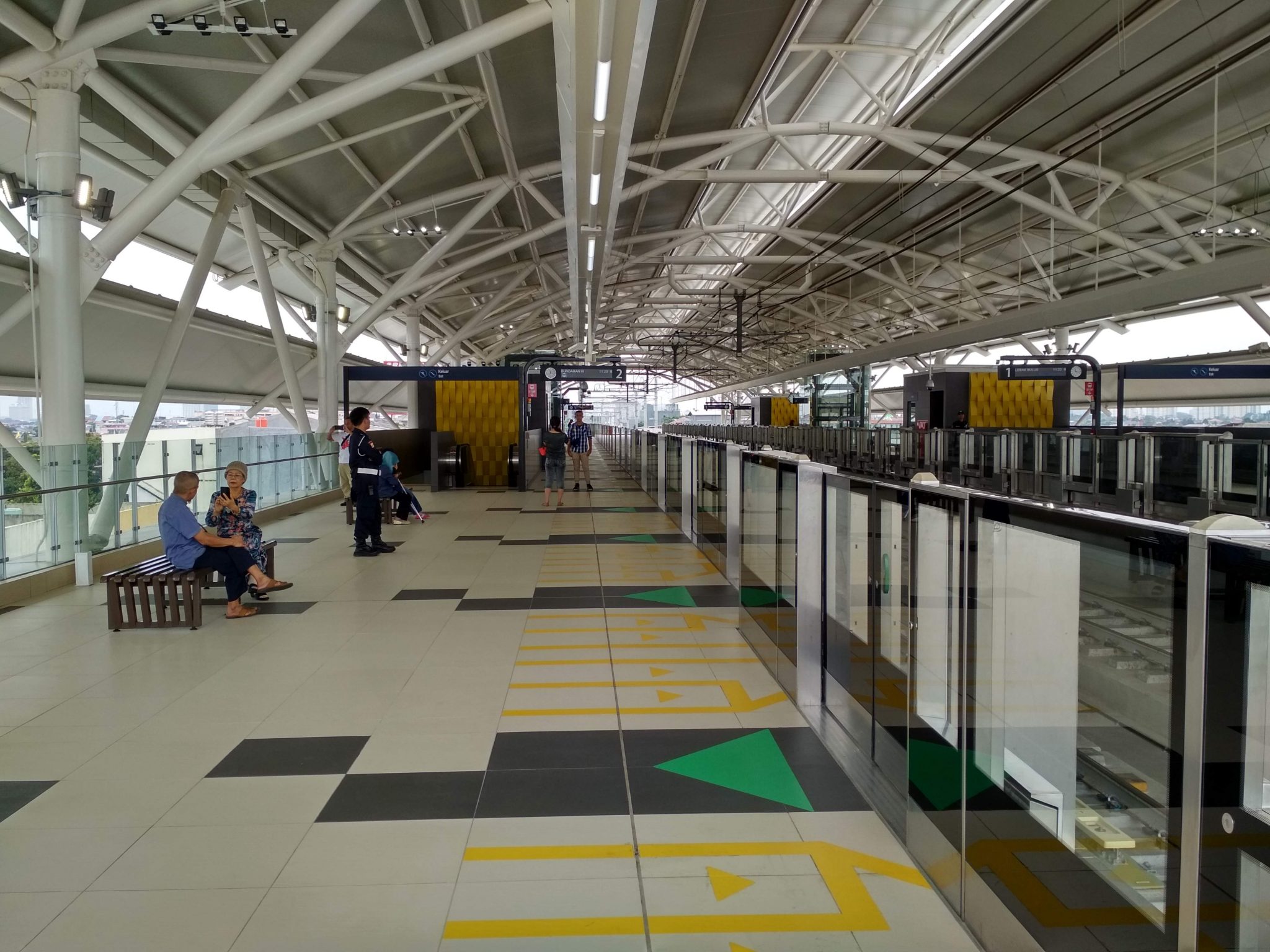 Platform Screen Doors: Teknologi Pengamanan Pengguna Jasa Moda Transit ...