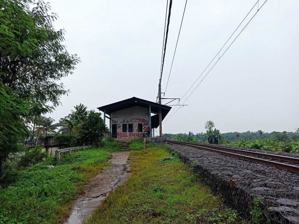 Catatan Perjalanan: Hunting Foto di Stasiun Pondok Rajeg