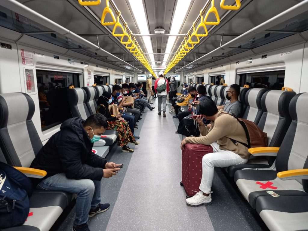 KAI Bandara Resmi Luncurkan Layanan KRL Premium