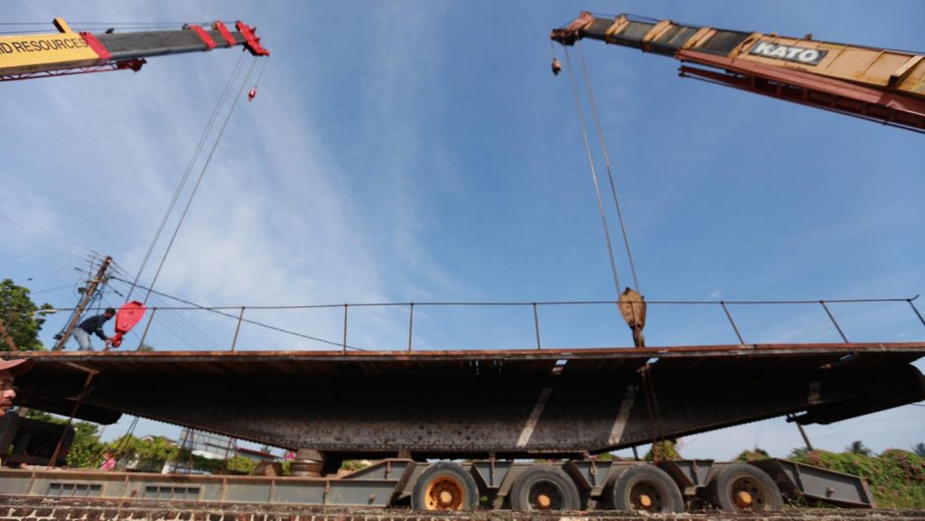 KTM Berhad Bongkar Turntable Lokomotif Manual di Depo Tumpat