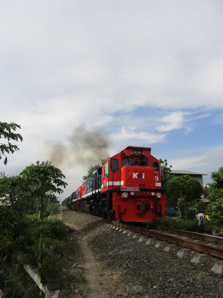 KAI Kembali Ujicobakan Lokomotif CC205 Angkatan 2021