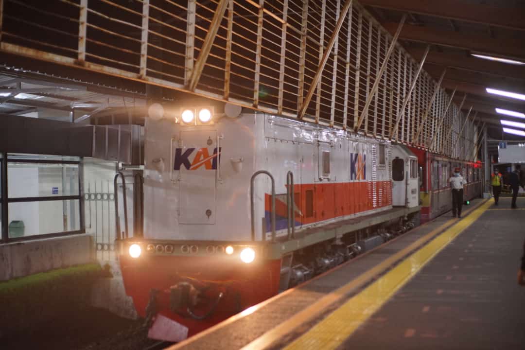 Pengiriman KRL Tidak Terpakai Berlanjut, Empat Unit KRL Seri 1000 dan ...