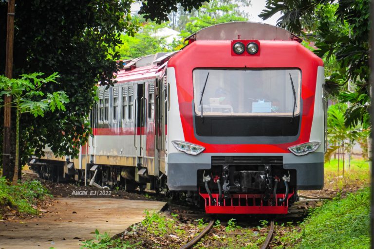 Rangkaian Kedua KRDE Pengumpan Kereta Cepat Diujicoba, Desainnya ...