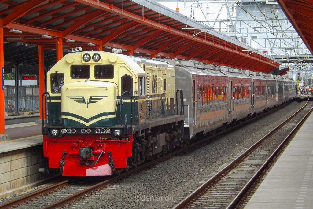[GALERI] Setahun Bersama Lokomotif CC201 "Vintage Livery" - Laman 4 dari 5