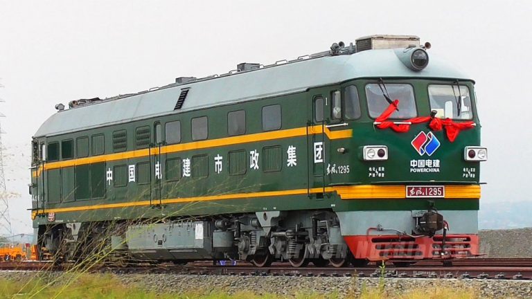 Lokomotif DF4B Jalani Uji Coba di Depo Tegalluar