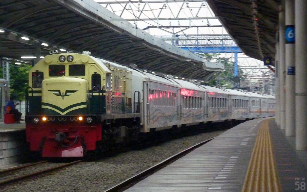 [GALERI] Setahun Bersama Lokomotif CC201 "Vintage Livery" - Laman 5 dari 5
