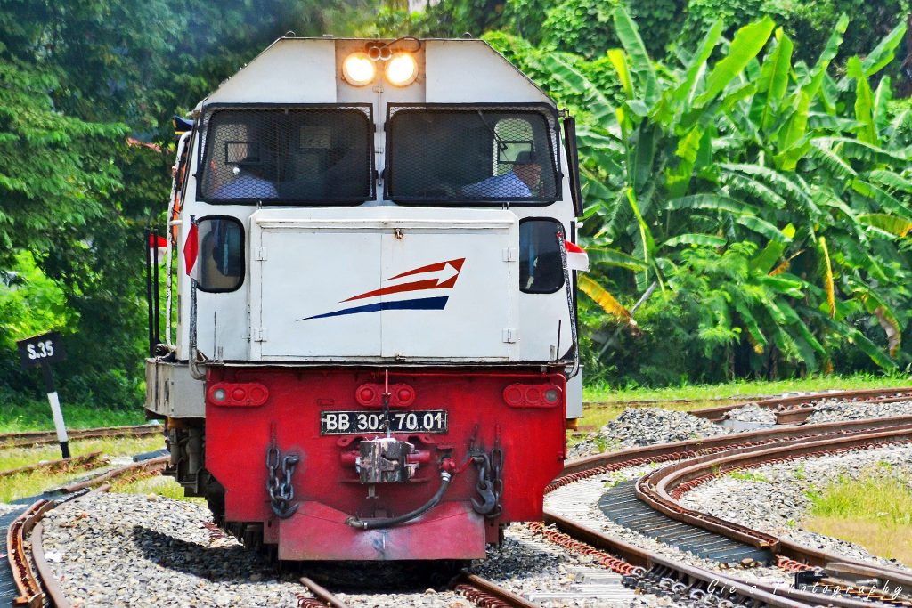 Semakin Banyak Jenisnya, Lokomotif BB302 pun Jadi Vintage Livery