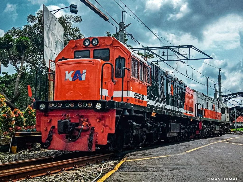 KAI telah Kirim Lokomotif CC201 Merah-Biru ke Balai Yasa Yogyakarta