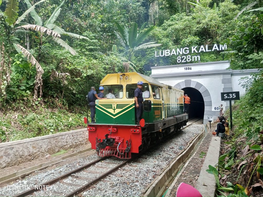 Akhirnya, Lokomotif Legendaris Mak Itam Pun Resmi Beroperasi Kembali!