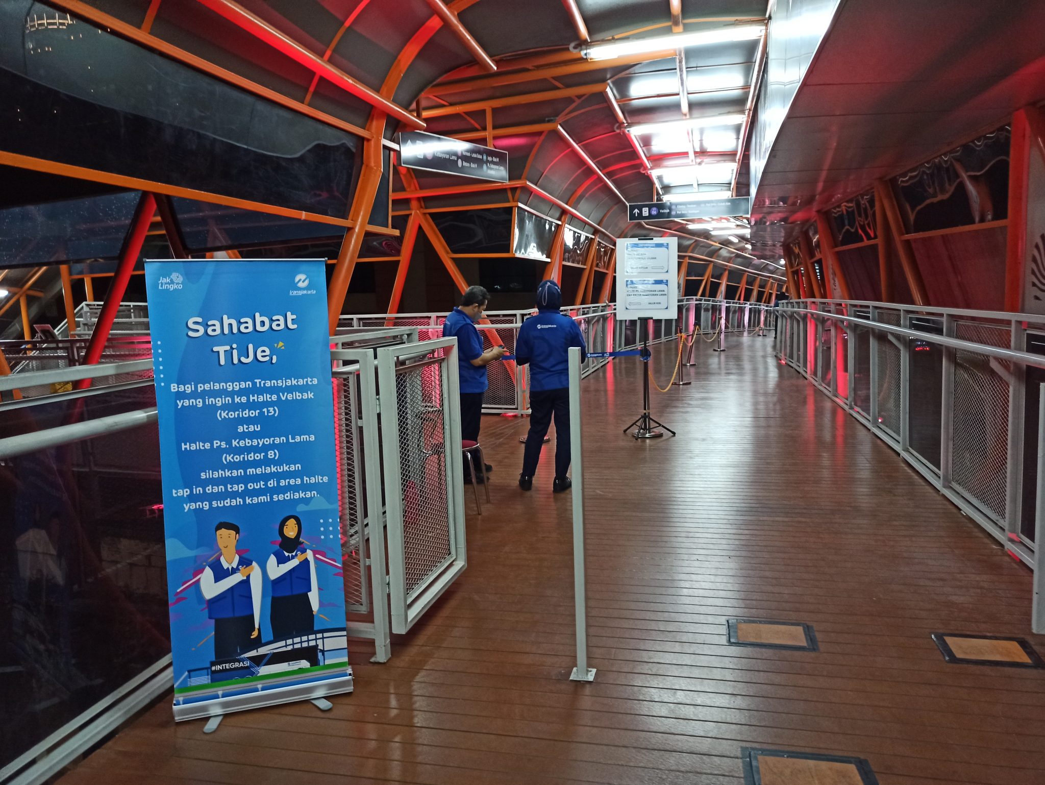 [GALERI] Skywalk Stasiun Kebayoran-Halte Velbak Setelah Pemisahan Alur