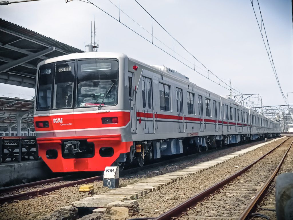 Dua Rangkaian KRL Mogok di Senin Pagi dan Polemik Pengadaan KRL