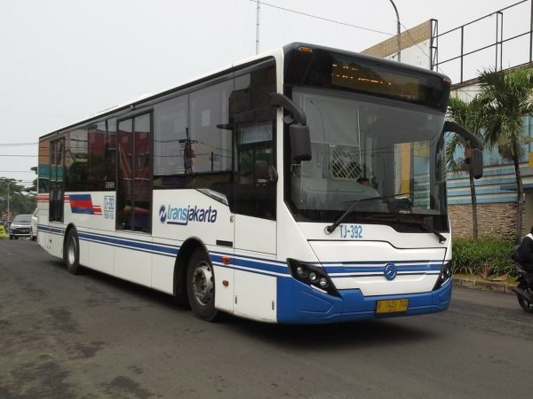 Ulang Tahun Jakarta ke-497, Naik TransJakarta, MRT Jakarta, dan LRT ...