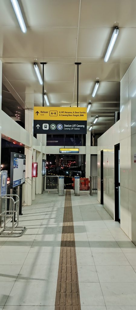 Begini Pengalaman Mencoba Halte TransJakarta BNN yang Baru