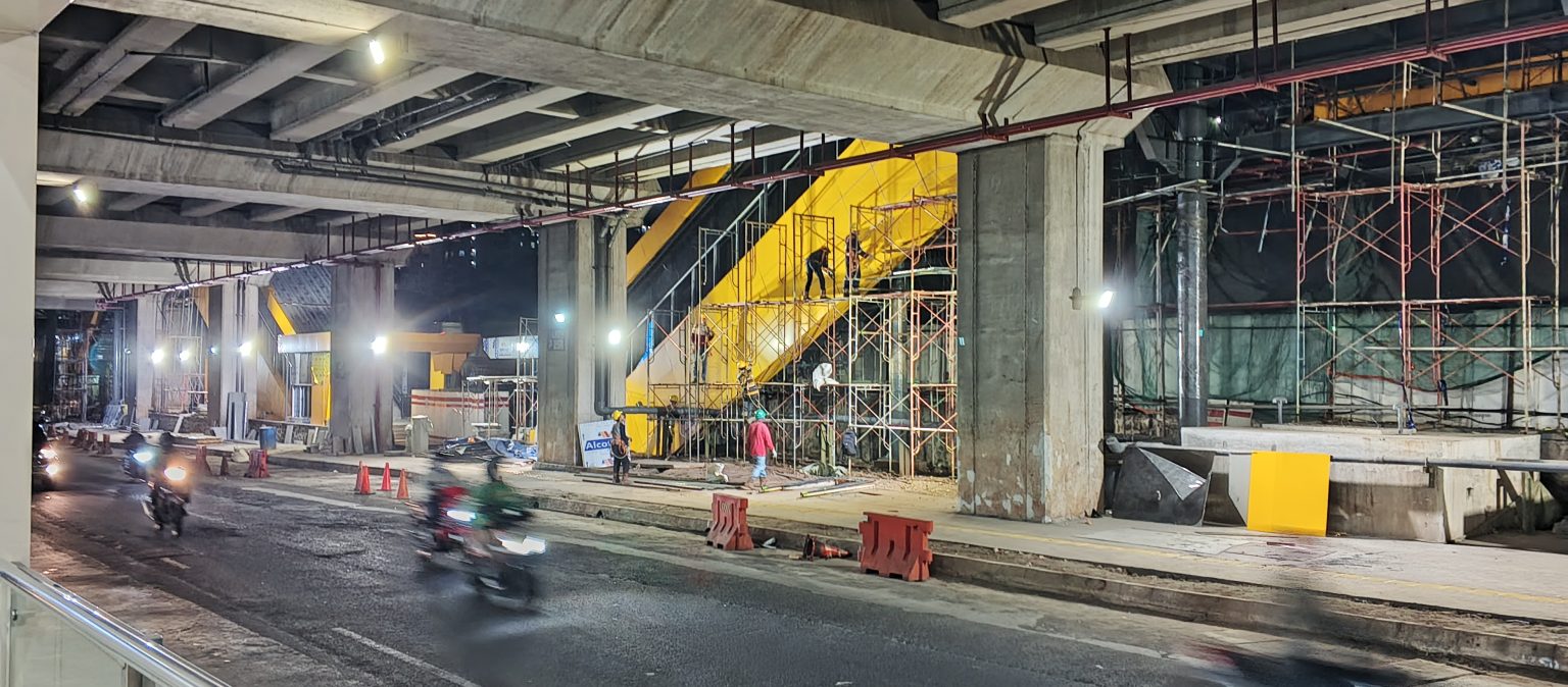 Begini Pengalaman Mencoba Halte TransJakarta BNN yang Baru