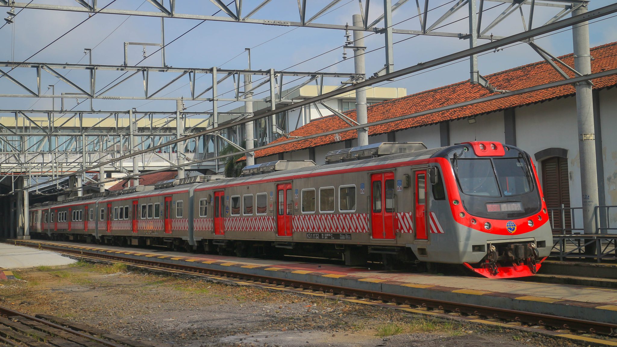 [OPINI PEMBACA] PT INKA, Sebuah Pabrik atau Karoseri?