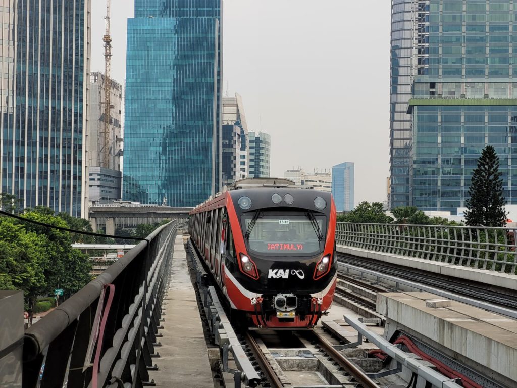 Gangguan Sarana dan Prasarana Warnai Hari Ketiga Operasi LRT Jabodebek