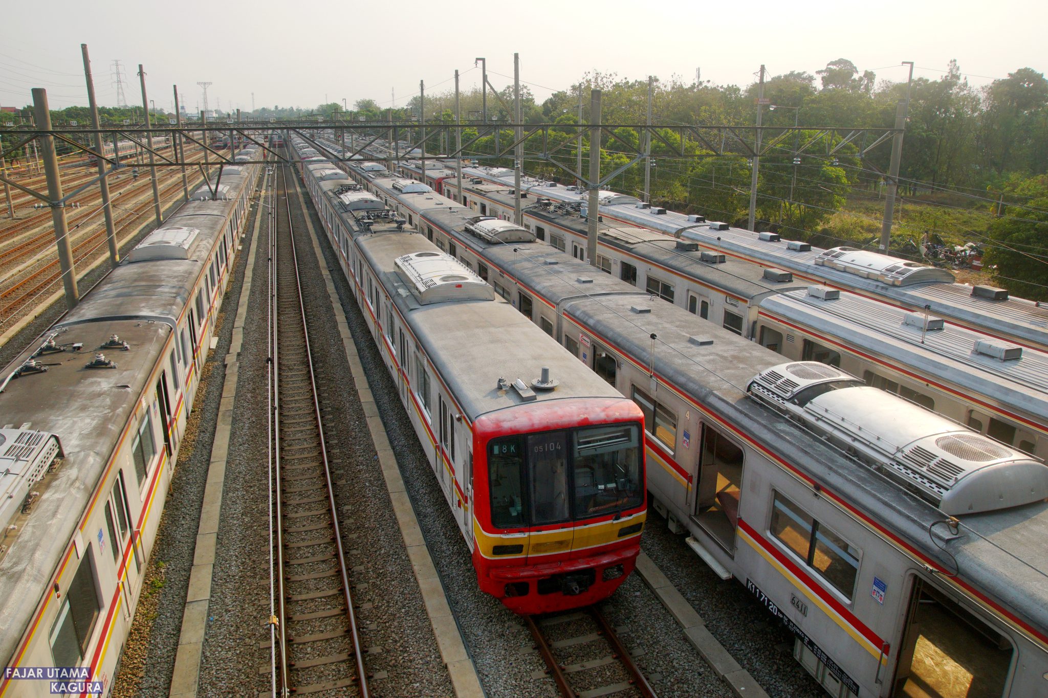 Sah, KAI Commuter dan INKA tandatangani Perjanjian Retrofit KRL ...