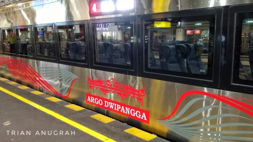 KAI Perlihatkan Rangkaian Baru Argo Dwipangga - Railway Enthusiast Digest