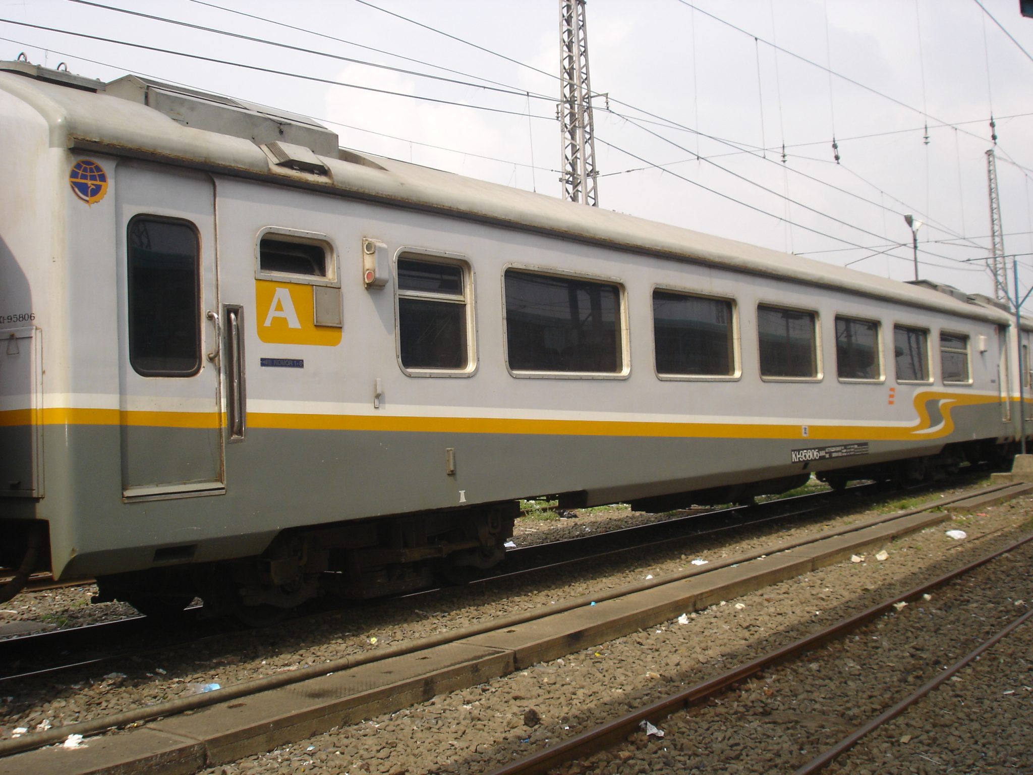 Apa Perbedaan Lokomotif, Kereta, Gerbong, dan Kereta Api? - Railway ...