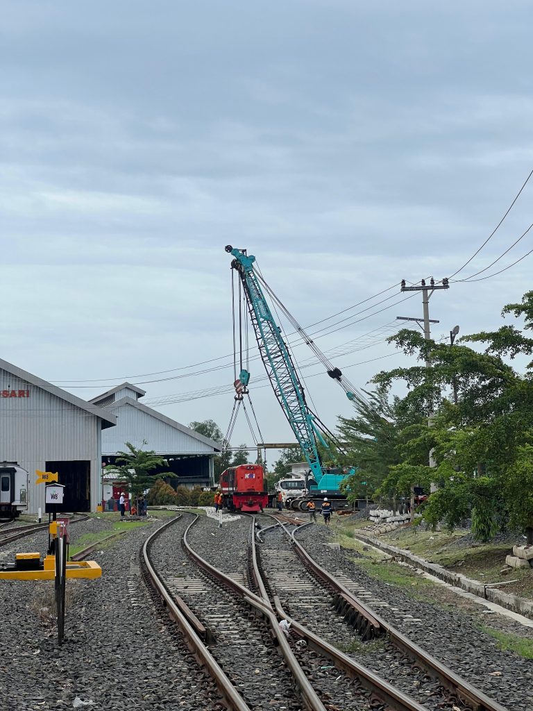 6 Lokomotif CC201 Sumatera Merantau ke Tanah Jawa - Railway Enthusiast ...