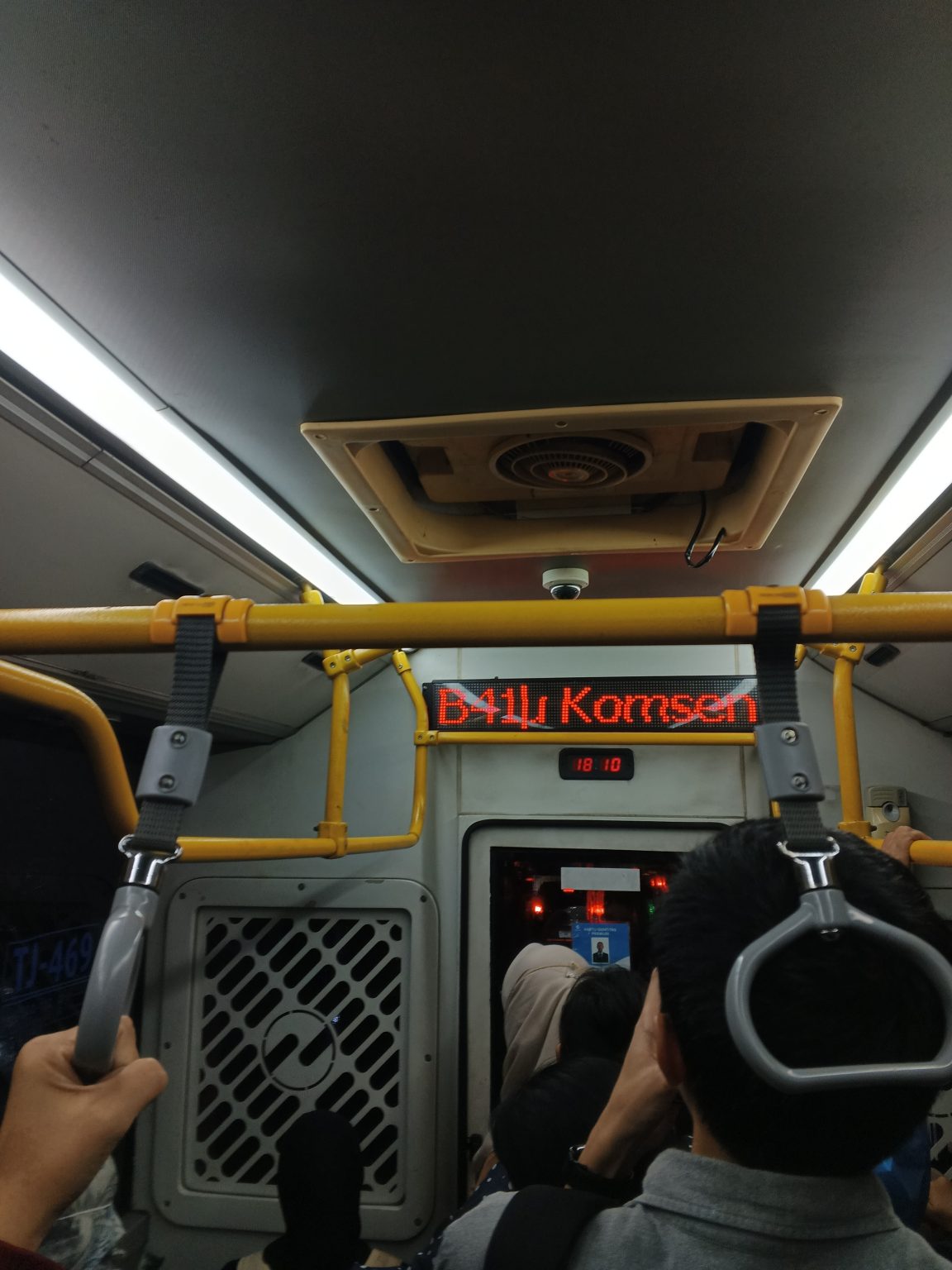 Ini Rasanya Naik TJ B41 Vida Bekasi - Cawang Sentral!